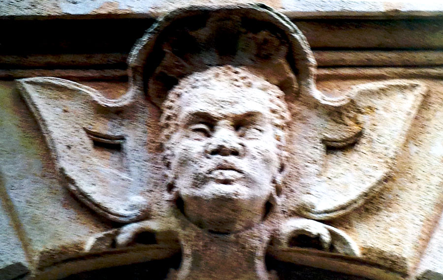 Les Mascarons, symboles de Bordeaux