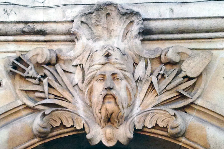 Les Mascarons, symboles de Bordeaux