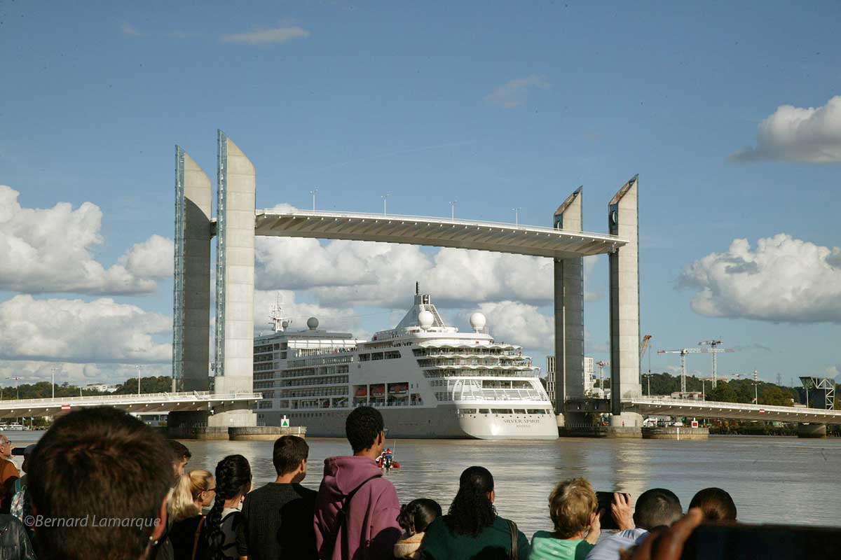 Pont Chaban-Delmas fermé plusieurs fois en septembre | Bordeaux Gazette